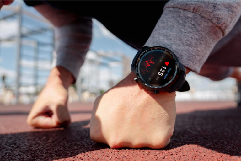 Integrating Healthcare Wearables with Fitness Tracking Apps | iTech